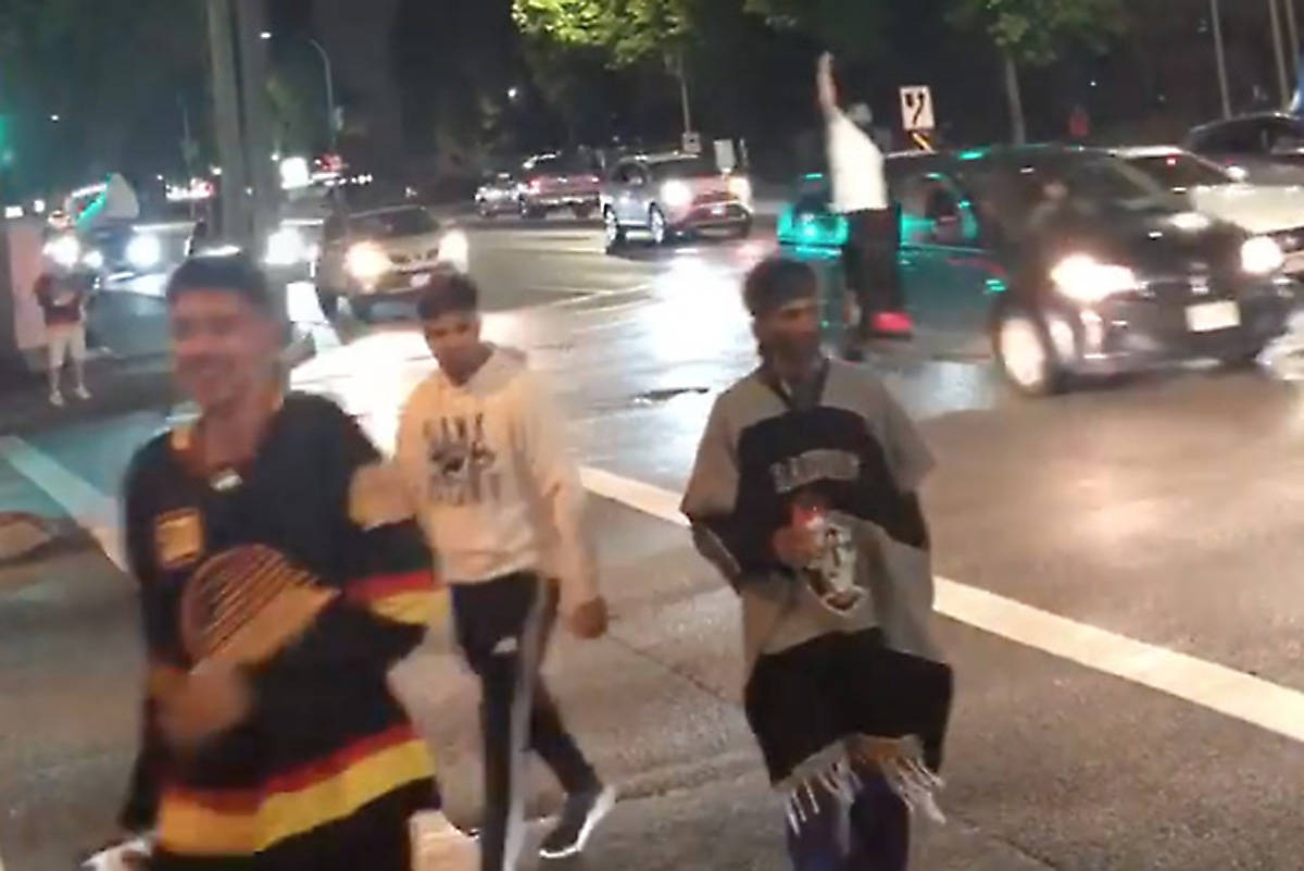 Canucks fan risks life to celebrate at Surrey intersection | Aldergrove ...